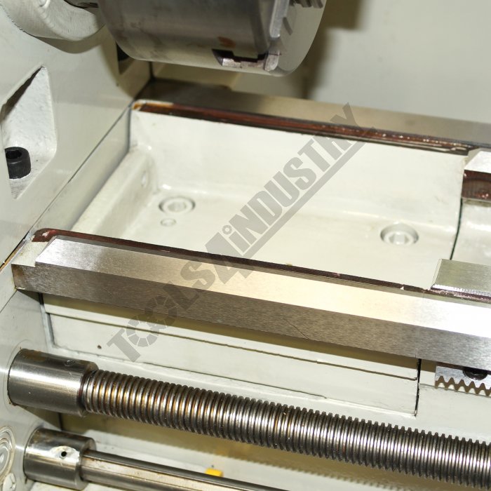 L237 - AL-960B Centre Lathe | t4i.com.au